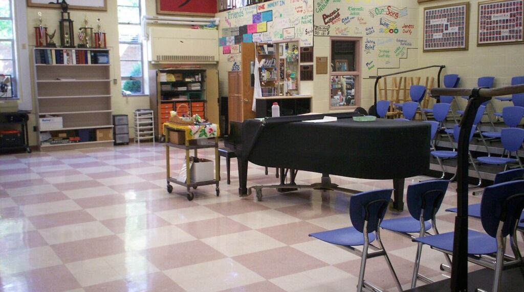 Setting Up a Middle School Choir Classroom From Scratch