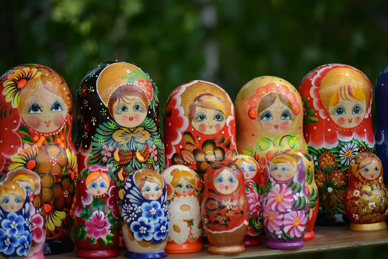 Painting Matryoshka Nesting Dolls - Encore Tours